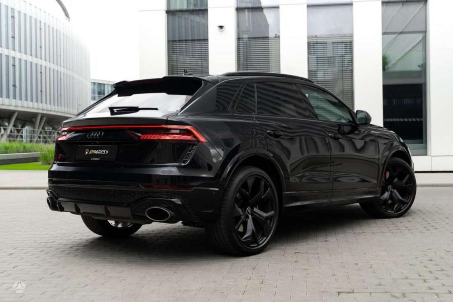 Melns Audi RS Q8 2021 Viļņa, ar dzinēja tilpumu 4.00 L un nobraukumu 54 tūkst. km par 92500 €, foto 11 vietnē AUTOMOTO.COM.LV