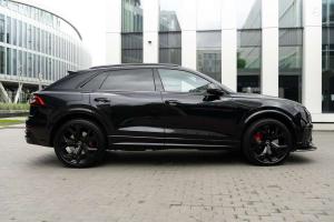 Melns Audi RS Q8 2021 Viļņa, ar dzinēja tilpumu 4.00 L un nobraukumu 54 tūkst. km par 92500 €, foto 13 vietnē AUTOMOTO.COM.LV