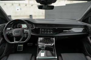 Melns Audi RS Q8 2021 Viļņa, ar dzinēja tilpumu 4.00 L un nobraukumu 54 tūkst. km par 92500 €, foto 20 vietnē AUTOMOTO.COM.LV