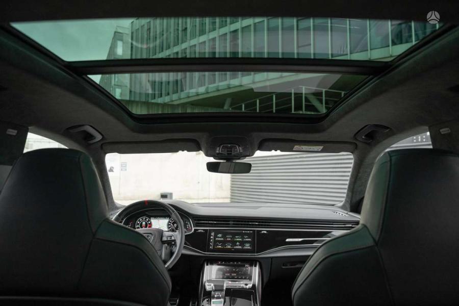 Melns Audi RS Q8 2021 Viļņa, ar dzinēja tilpumu 4.00 L un nobraukumu 54 tūkst. km par 92500 €, foto 30 vietnē AUTOMOTO.COM.LV