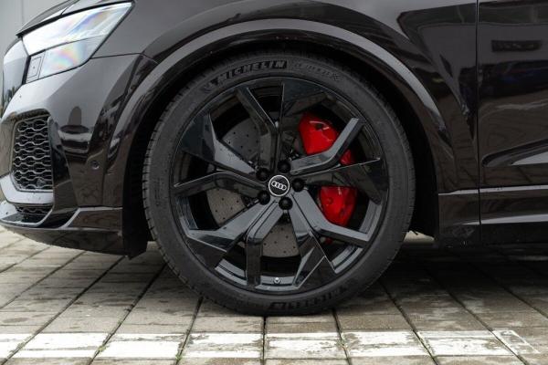 Melns Audi RS Q8 2021 Viļņa, ar dzinēja tilpumu 4.00 L un nobraukumu 72 tūkst. km par 88000 €, foto 5 vietnē AUTOMOTO.COM.LV