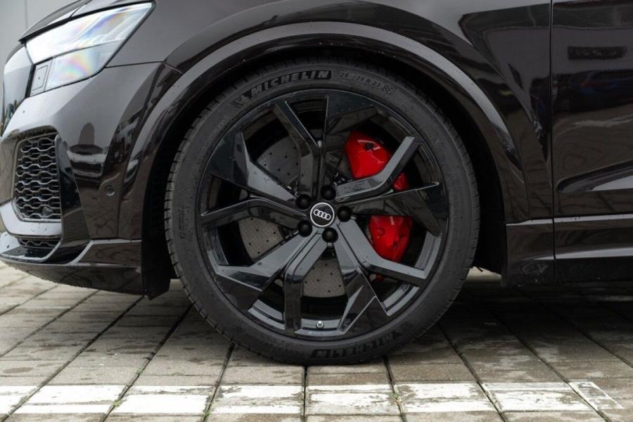 Melns Audi RS Q8 2021 Viļņa, ar dzinēja tilpumu 4.00 L un nobraukumu 72 tūkst. km par 88000 €, foto 5 vietnē AUTOMOTO.COM.LV