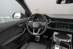 Melns Audi RS Q8 2021 Viļņa, ar dzinēja tilpumu 4.00 L un nobraukumu 72 tūkst. km par 88000 €, foto 16 vietnē AUTOMOTO.COM.LV