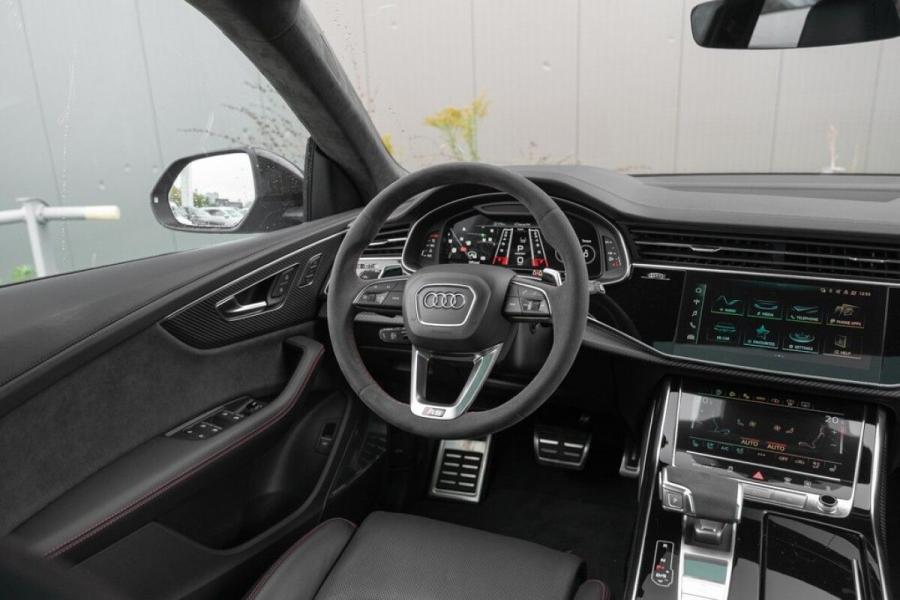 Melns Audi RS Q8 2021 Viļņa, ar dzinēja tilpumu 4.00 L un nobraukumu 72 tūkst. km par 88000 €, foto 16 vietnē AUTOMOTO.COM.LV