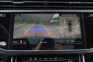 Melns Audi RS Q8 2021 Viļņa, ar dzinēja tilpumu 4.00 L un nobraukumu 72 tūkst. km par 88000 €, foto 25 vietnē AUTOMOTO.COM.LV