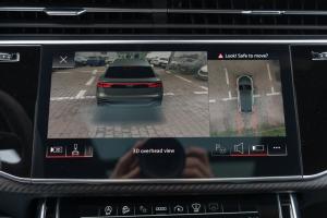 Melns Audi RS Q8 2021 Viļņa, ar dzinēja tilpumu 4.00 L un nobraukumu 72 tūkst. km par 88000 €, foto 26 vietnē AUTOMOTO.COM.LV