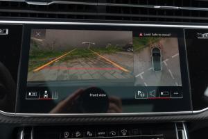 Melns Audi RS Q8 2021 Viļņa, ar dzinēja tilpumu 4.00 L un nobraukumu 72 tūkst. km par 88000 €, foto 27 vietnē AUTOMOTO.COM.LV