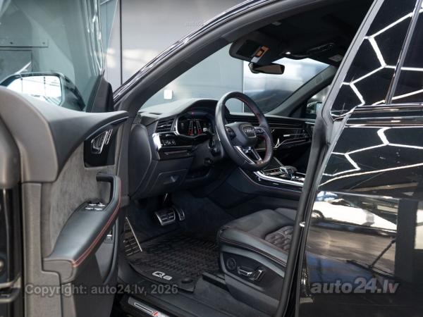 Melns Audi RS Q8 2022 Tallina, ar dzinēja tilpumu 4.00 L un nobraukumu 102 tūkst. km par 98900 €, foto 4 vietnē AUTOMOTO.COM.LV