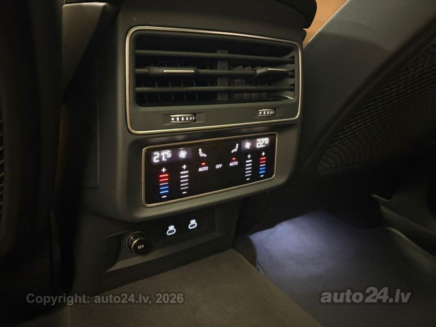 Melns Audi RS Q8 2024 Tallina, ar dzinēja tilpumu 4.00 L un nobraukumu 44 tūkst. km par 96900 €, foto 13 vietnē AUTOMOTO.COM.LV