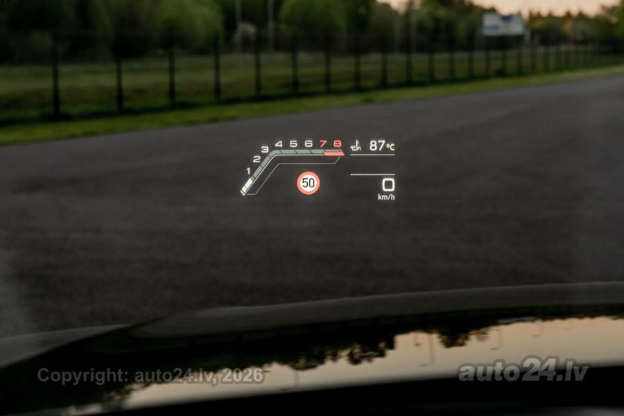 Melns Audi RS Q8 2022 Pērnava, ar dzinēja tilpumu 4.00 L un nobraukumu 107 tūkst. km par 93900 €, foto 29 vietnē AUTOMOTO.COM.LV