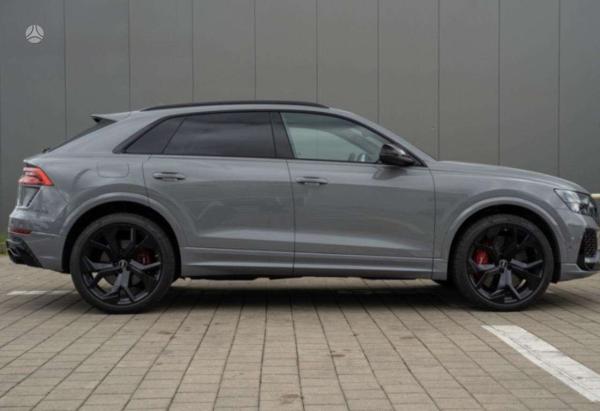 Grey Audi RS Q8 2022 in Klaipeda, with an engine capacity of 4.00 L and mileage of 130 thousand km for 87000 €, photo 3 on AUTOMOTO.COM.LV