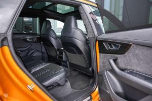 Oranžs Audi RS Q8 2020 Kauņa, ar dzinēja tilpumu 4.00 L un nobraukumu 136 tūkst. km par 65950 €, foto 43 vietnē AUTOMOTO.COM.LV