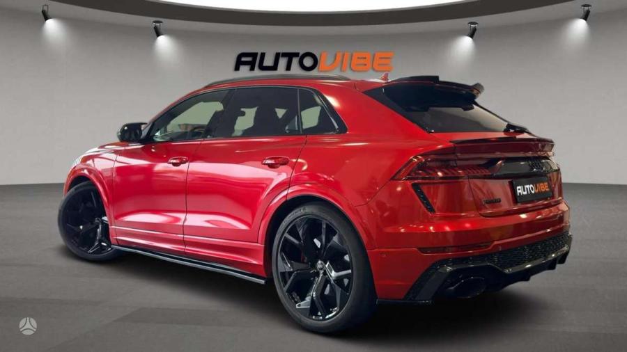 Red Audi RS Q8 2020 in Vilnius, with an engine capacity of 4.00 L and mileage of 102 thousand km for 79989 €, photo 3 on AUTOMOTO.COM.LV