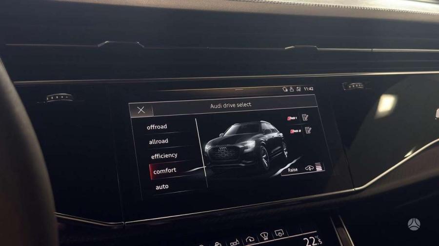 Red Audi RS Q8 2020 in Vilnius, with an engine capacity of 4.00 L and mileage of 102 thousand km for 79989 €, photo 16 on AUTOMOTO.COM.LV