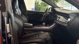 Red Audi RS Q8 2020 in Vilnius, with an engine capacity of 4.00 L and mileage of 102 thousand km for 79989 €, photo 19 on AUTOMOTO.COM.LV