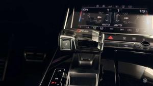 Red Audi RS Q8 2020 in Vilnius, with an engine capacity of 4.00 L and mileage of 102 thousand km for 79989 €, photo 24 on AUTOMOTO.COM.LV