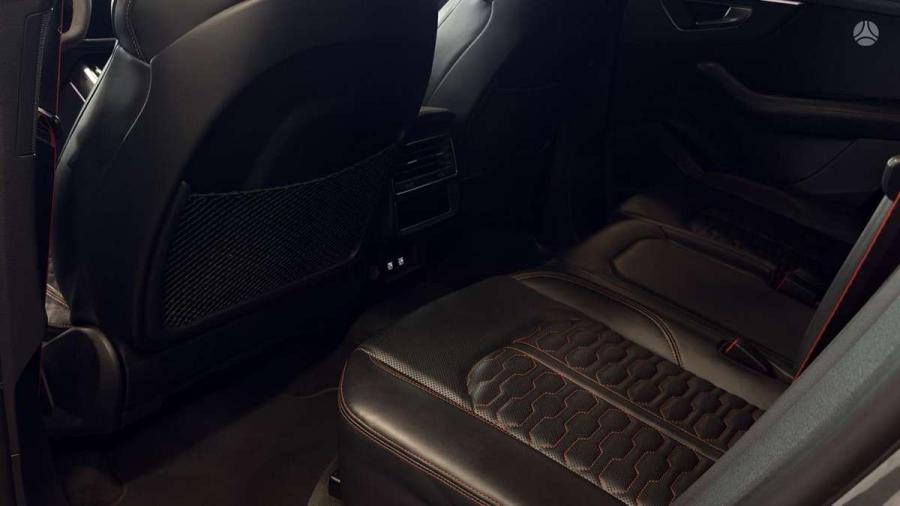 Red Audi RS Q8 2020 in Vilnius, with an engine capacity of 4.00 L and mileage of 102 thousand km for 79989 €, photo 30 on AUTOMOTO.COM.LV