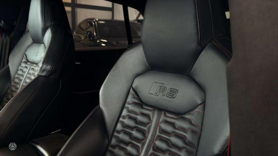 Red Audi RS Q8 2020 in Vilnius, with an engine capacity of 4.00 L and mileage of 102 thousand km for 79989 €, photo 33 on AUTOMOTO.COM.LV