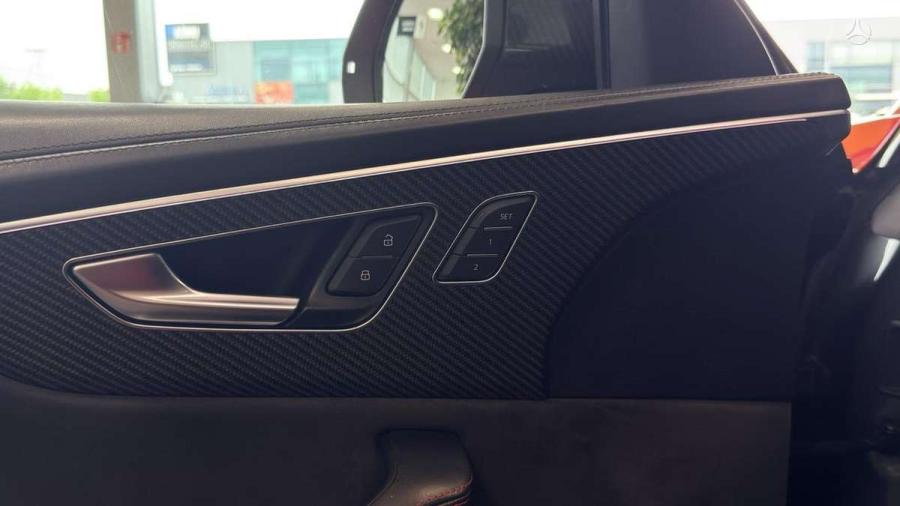 Red Audi RS Q8 2020 in Vilnius, with an engine capacity of 4.00 L and mileage of 102 thousand km for 79989 €, photo 35 on AUTOMOTO.COM.LV