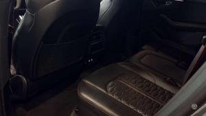 Red Audi RS Q8 2020 in Vilnius, with an engine capacity of 4.00 L and mileage of 102 thousand km for 79989 €, photo 30 on AUTOMOTO.COM.LV