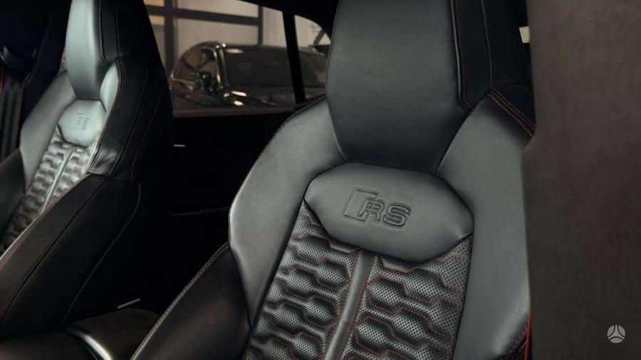 Red Audi RS Q8 2020 in Vilnius, with an engine capacity of 4.00 L and mileage of 102 thousand km for 79989 €, photo 33 on AUTOMOTO.COM.LV