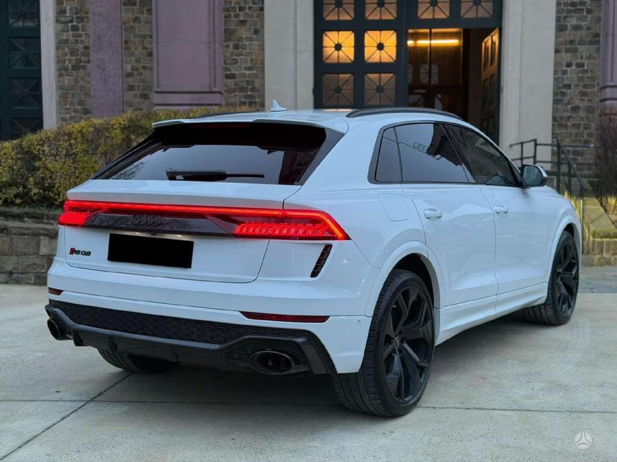 White Audi RS Q8 2022 in Marijampole, with an engine capacity of 4.00 L and mileage of 100 thousand km for 83000 €, photo 3 on AUTOMOTO.COM.LV