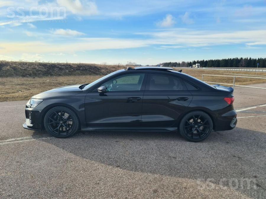 Black Audi RS3 2022 in Tallinn, with an engine capacity of 2.50 L and mileage of 99 thousand km for 45500 €, photo 4 on AUTOMOTO.COM.LV