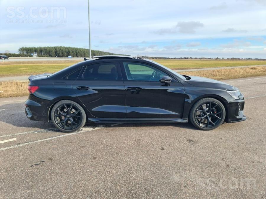 Black Audi RS3 2022 in Tallinn, with an engine capacity of 2.50 L and mileage of 99 thousand km for 45500 €, photo 6 on AUTOMOTO.COM.LV
