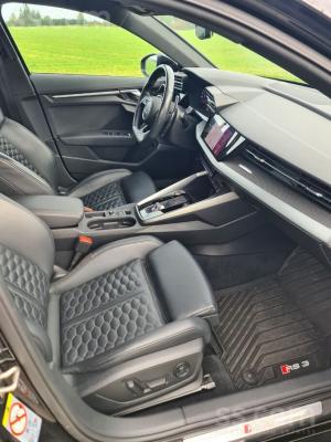Black Audi RS3 2022 in Tallinn, with an engine capacity of 2.50 L and mileage of 99 thousand km for 45500 €, photo 9 on AUTOMOTO.COM.LV