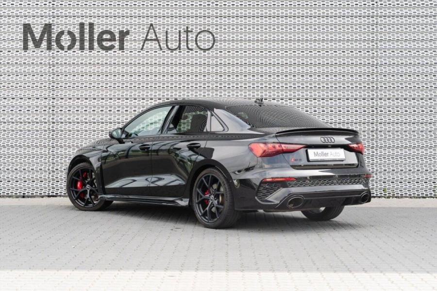 Black Audi RS3 2024 in Marupe, with an engine capacity of 2.50 L and mileage of 102 thousand km for 46900 €, photo 4 on AUTOMOTO.COM.LV