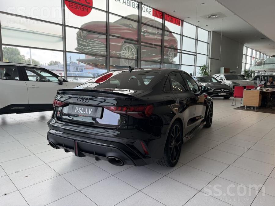 Melns Audi RS3 2025 Rīga, ar dzinēja tilpumu 2.50 L un nobraukumu 28 tūkst. km par 59900 €, foto 5 vietnē AUTOMOTO.COM.LV