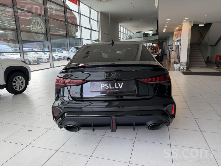 Melns Audi RS3 2025 Rīga, ar dzinēja tilpumu 2.50 L un nobraukumu 28 tūkst. km par 59900 €, foto 6 vietnē AUTOMOTO.COM.LV