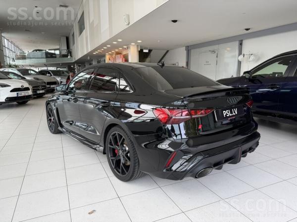 Audi RS3 2025 Rīga vietnē Melns Audi RS3 2025 Rīga, ar dzinēja tilpumu 2.50 L un nobraukumu 28 tūkst. km par 59900 €, foto 7 vietnē AUTOMOTO.COM.LV