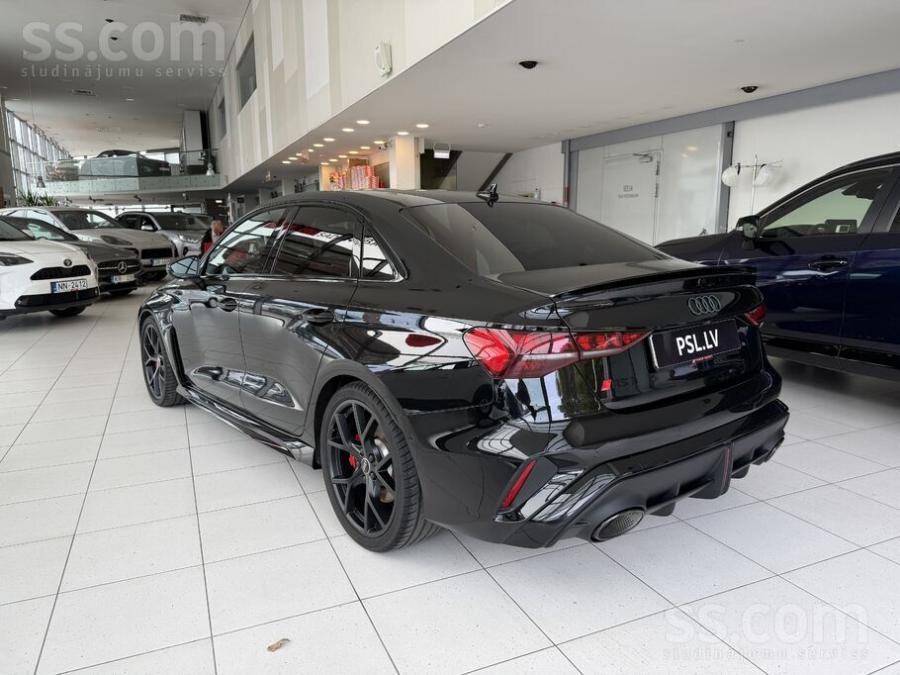 Melns Audi RS3 2025 Rīga, ar dzinēja tilpumu 2.50 L un nobraukumu 28 tūkst. km par 59900 €, foto 7 vietnē AUTOMOTO.COM.LV