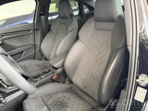 Audi RS3 2025 Rīga vietnē Melns Audi RS3 2025 Rīga, ar dzinēja tilpumu 2.50 L un nobraukumu 28 tūkst. km par 59900 €, foto 8 vietnē AUTOMOTO.COM.LV