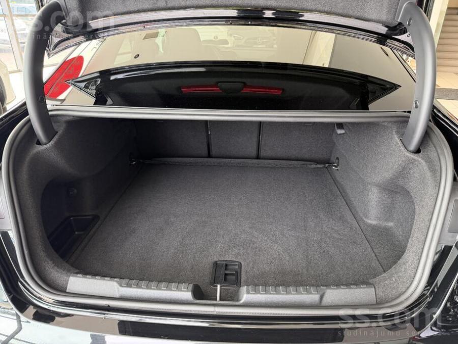 Melns Audi RS3 2025 Rīga, ar dzinēja tilpumu 2.50 L un nobraukumu 28 tūkst. km par 59900 €, foto 12 vietnē AUTOMOTO.COM.LV