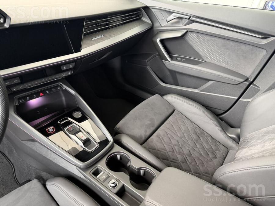 Melns Audi RS3 2025 Rīga, ar dzinēja tilpumu 2.50 L un nobraukumu 28 tūkst. km par 59900 €, foto 14 vietnē AUTOMOTO.COM.LV
