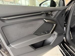 Melns Audi RS3 2025 Rīga, ar dzinēja tilpumu 2.50 L un nobraukumu 28 tūkst. km par 59900 €, foto 18 vietnē AUTOMOTO.COM.LV