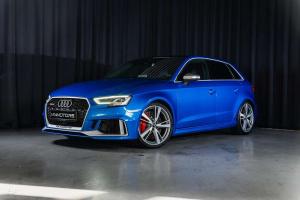 Zils Audi RS3 2017 Viļņa, ar dzinēja tilpumu 2.48 L un nobraukumu 135 tūkst. km par 36500 €, foto  vietnē AUTOMOTO.COM.LV