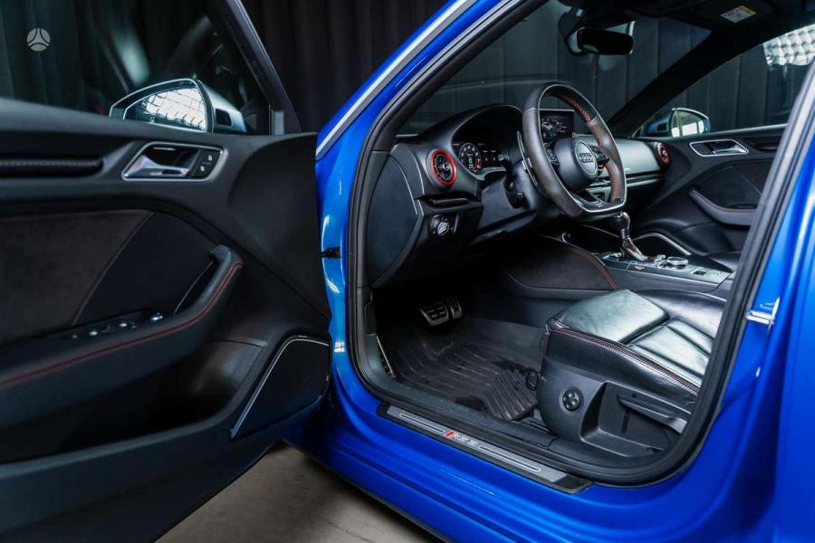 Zils Audi RS3 2017 Viļņa, ar dzinēja tilpumu 2.48 L un nobraukumu 135 tūkst. km par 36500 €, foto 16 vietnē AUTOMOTO.COM.LV
