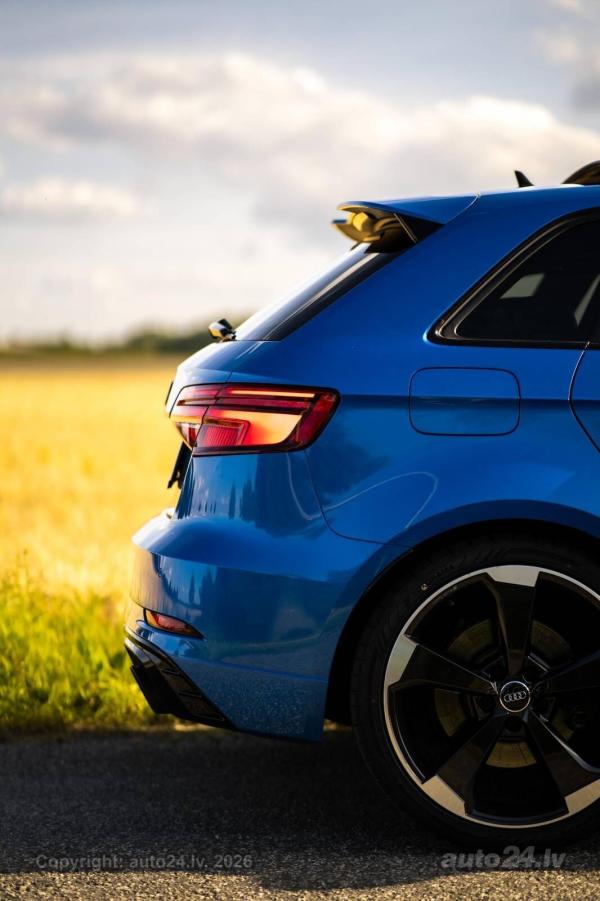 Zils Audi RS3 2019 Tallina, ar dzinēja tilpumu 2.50 L un nobraukumu 82 tūkst. km par 38900 €, foto 3 vietnē AUTOMOTO.COM.LV