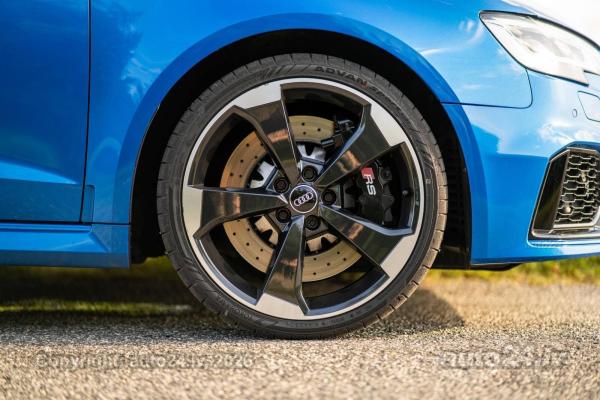 Zils Audi RS3 2019 Tallina, ar dzinēja tilpumu 2.50 L un nobraukumu 82 tūkst. km par 38900 €, foto 5 vietnē AUTOMOTO.COM.LV