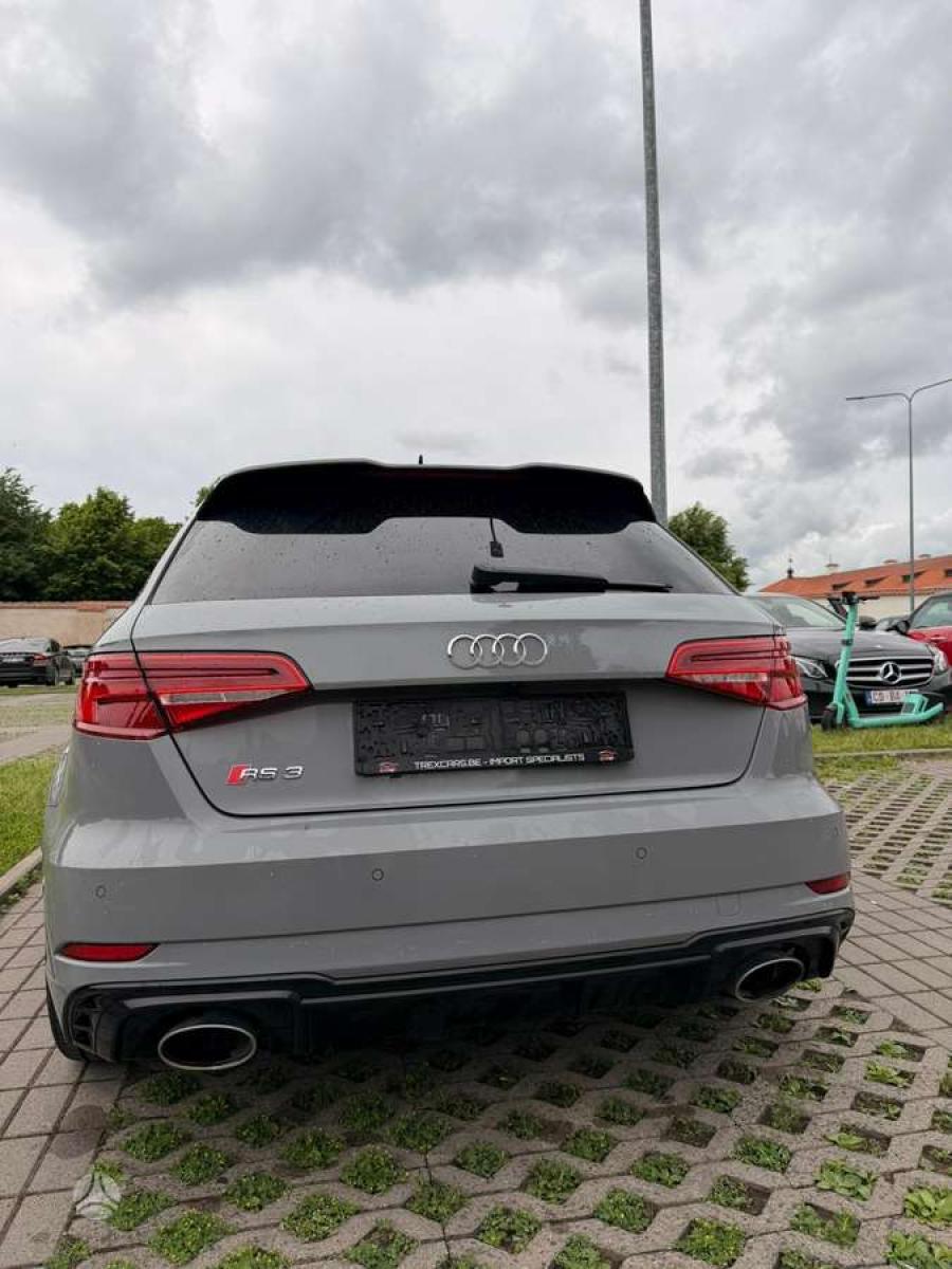 Pelēks Audi RS3 2020 Kauņa, ar dzinēja tilpumu 2.48 L un nobraukumu 85 tūkst. km par 33500 €, foto 4 vietnē AUTOMOTO.COM.LV