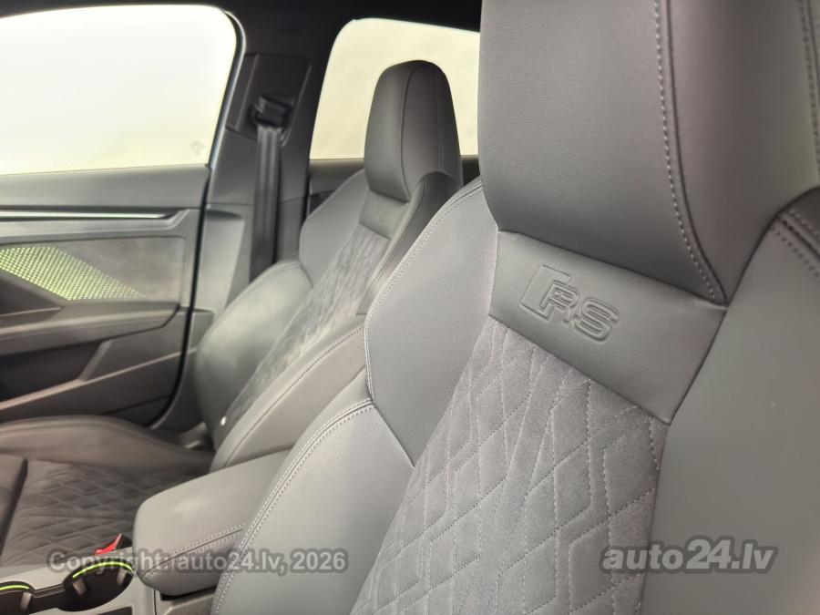 Pelēks Audi RS3 2025 Tallina, ar dzinēja tilpumu 2.50 L un nobraukumu 8 tūkst. km par 64900 €, foto 13 vietnē AUTOMOTO.COM.LV