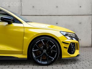 Yellow Audi RS3 2022 in Riga, with an engine capacity of 2.50 L and mileage of 61 thousand km for 41900 €, photo 6 on AUTOMOTO.COM.LV