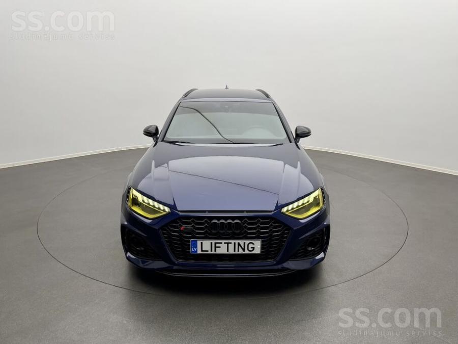 Blue Audi RS4 2020 in Riga, with an engine capacity of 2.90 L and mileage of 77 thousand km for 57100 €, photo 2 on AUTOMOTO.COM.LV