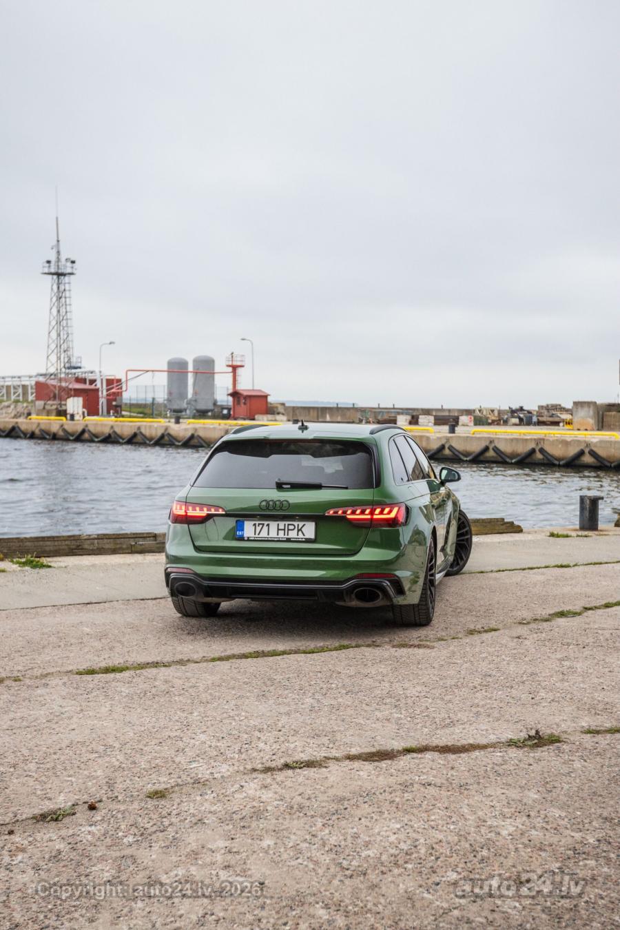 Zaļš Audi RS4 2021 Tallina, ar dzinēja tilpumu 2.90 L un nobraukumu 68 tūkst. km par 73000 €, foto 5 vietnē AUTOMOTO.COM.LV
