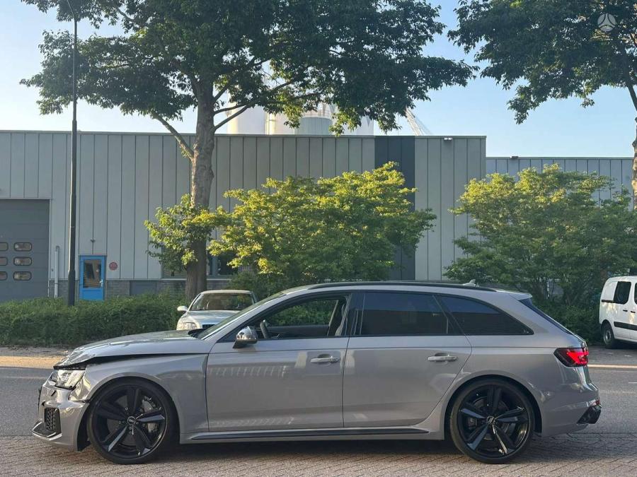 Grey Audi RS4 2018 in Jonava, with an engine capacity of 2.89 L and mileage of 193 thousand km for 26000 €, photo 7 on AUTOMOTO.COM.LV
