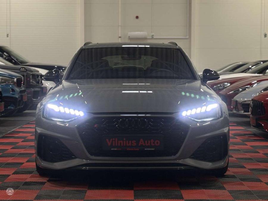 Pelēks Audi RS4 2021 Viļņa, ar dzinēja tilpumu 2.89 L un nobraukumu 83 tūkst. km par 46990 €, foto 3 vietnē AUTOMOTO.COM.LV