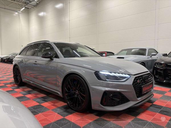 Pelēks Audi RS4 2021 Viļņa, ar dzinēja tilpumu 2.89 L un nobraukumu 83 tūkst. km par 46990 €, foto 3 vietnē AUTOMOTO.COM.LV